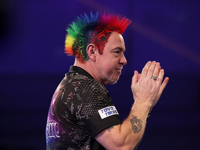 Peter Wright wins his second World Championship with a 7:5 win - 9GAG