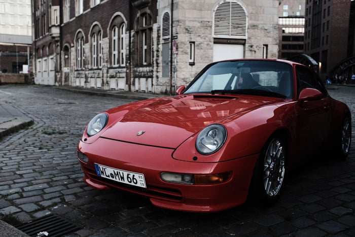 Porsche 911 Carrera 4 - 993 Generation (6000x4000) - 9GAG