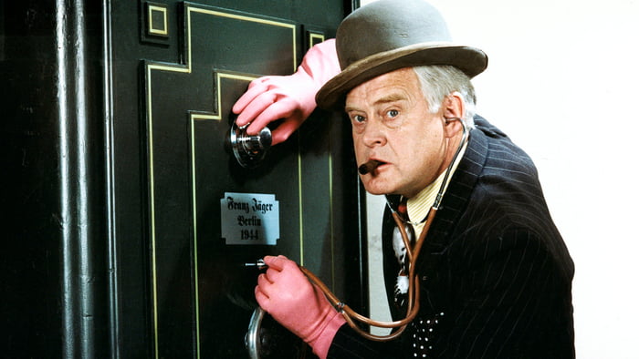 When you try to find the perfect temperature in the shower - 9GAG