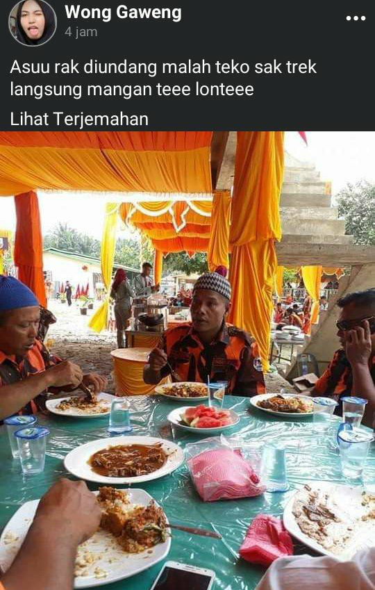 Apa itu undangan? Kami tidak butuh hal remeh seperti itu - pp - 9GAG