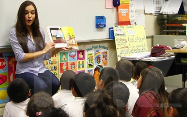 Famous actres Sasha Grey reading a book for kids - 9GAG
