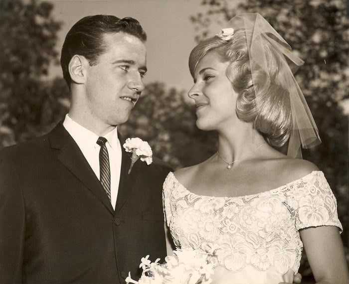 George Carlin and his Wife Brenda, 1961 - 9GAG