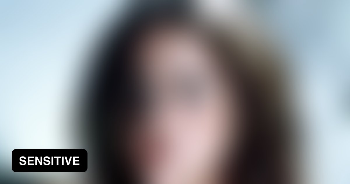 1973 Linda Blair ('The Exorcist') - 9GAG