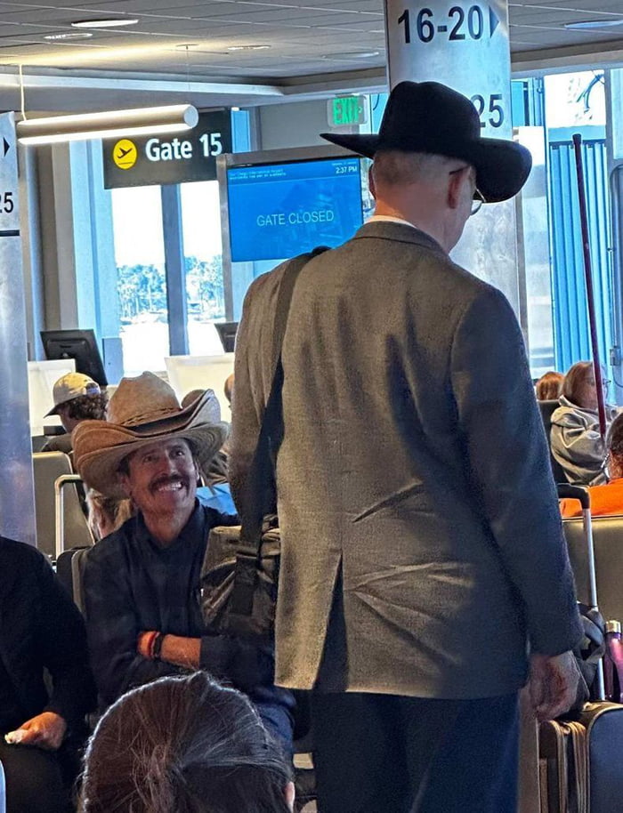 Hahaha, look at that loser wearing one hat - 9GAG