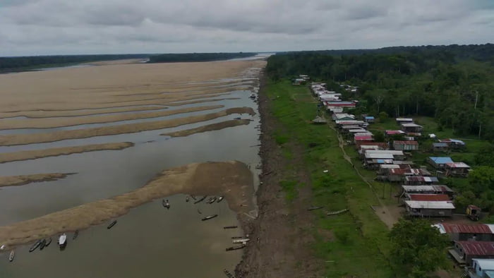 A massive drought is turning the Amazon into sand dunes - 9GAG