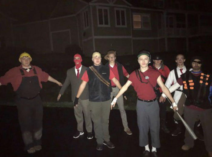 The Team Posers - 9GAG