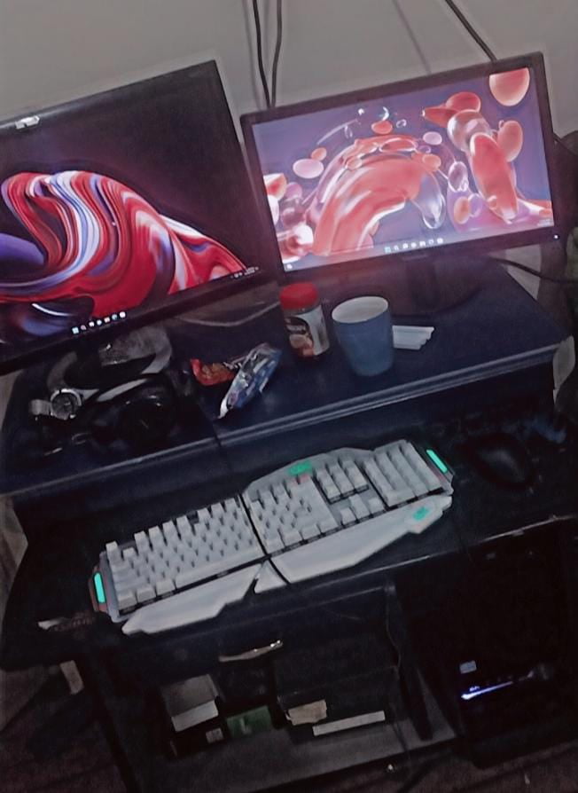 All of you with your fake ass ultra clean setups, here's my "real ...