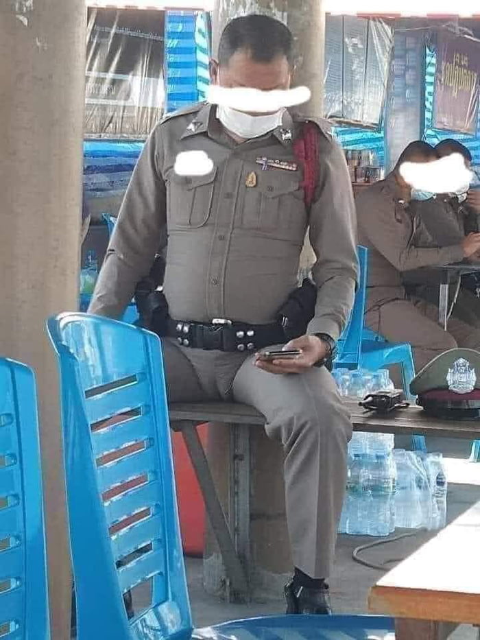 Sometimes i like to wear my tight pants - 9GAG