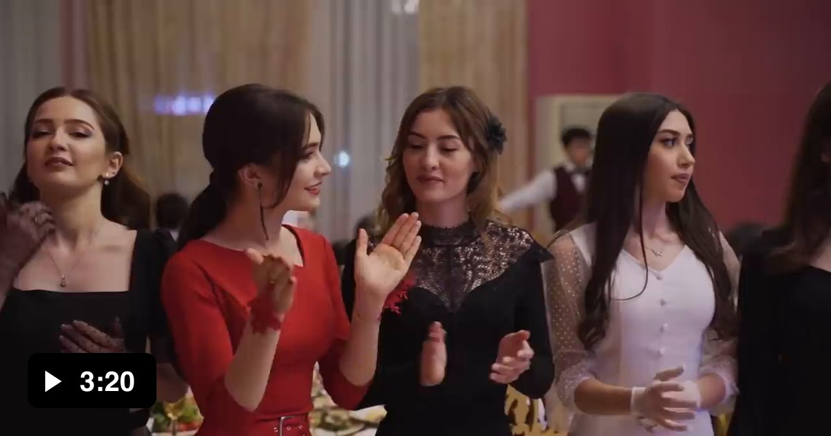 Mating dance of flamingos - 9GAG