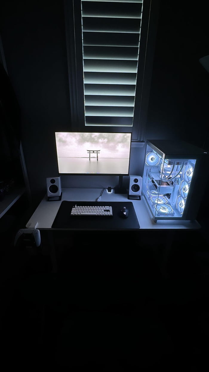 First real setup and pc build - 9GAG