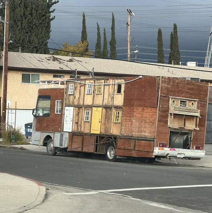 Heavily modded mobile ghetto. - 9GAG