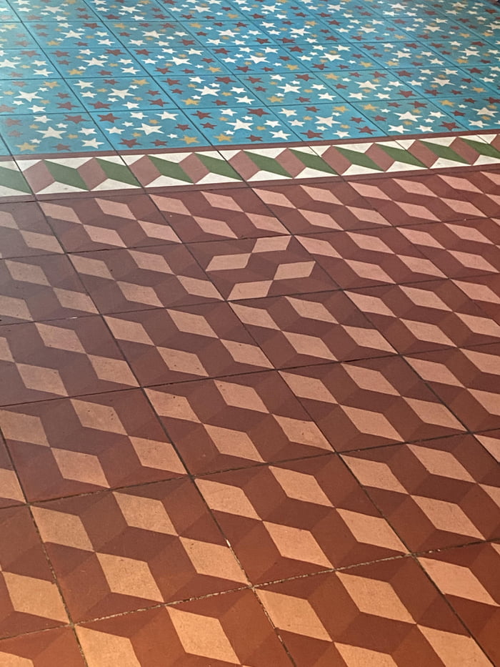 Tile misplaced - 9GAG