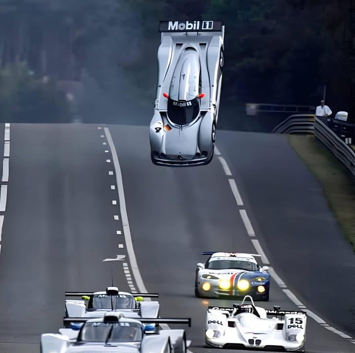 Le Mans, 1999 Mercedes CLR-GT1 Driven by Peter Dumbreck - 9GAG