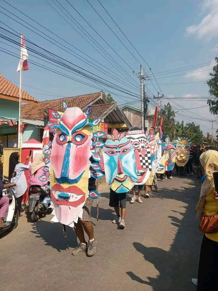 PULU pulu pulu - 9GAG