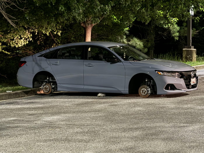 Someone is flying back to Baltimore mad asf - 9GAG