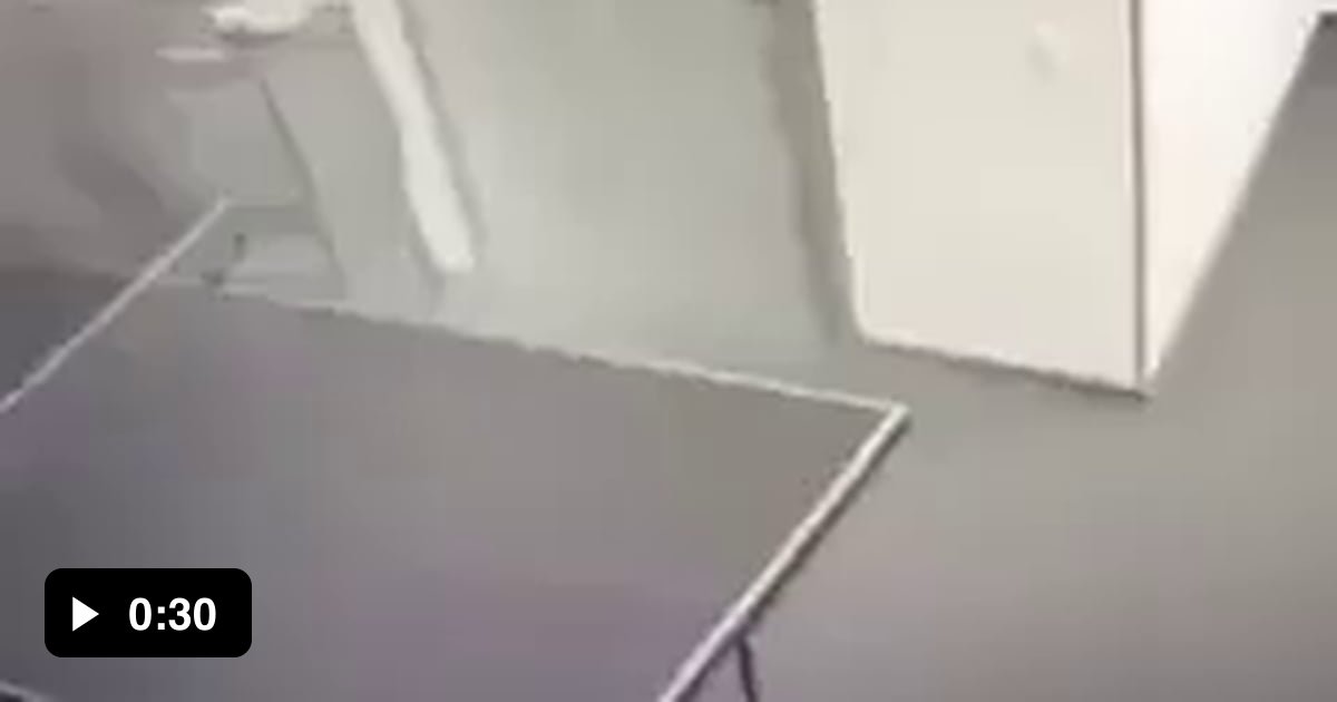 Posing for selfies on a ping pong table - 9GAG