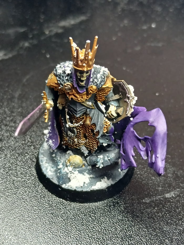 Wight king painted like Baraggan from Bleach - 9GAG