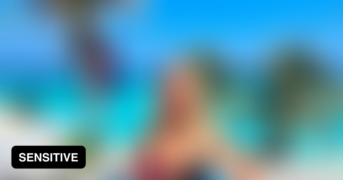 Blonde in a black bikini - 9GAG