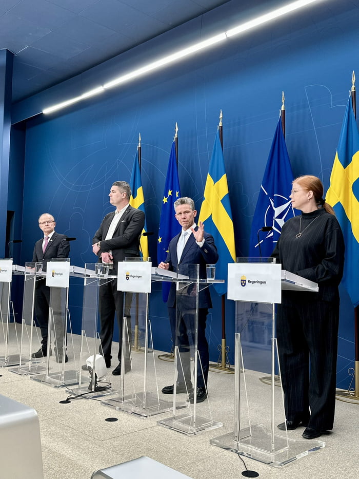 Sweden today announced the biggest military aid package to UA yet for ...