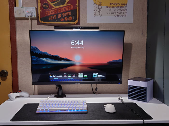 Going minimal theme this year. - 9GAG