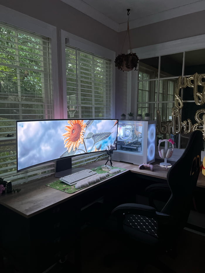 First gaming pc 🩷 - 9GAG