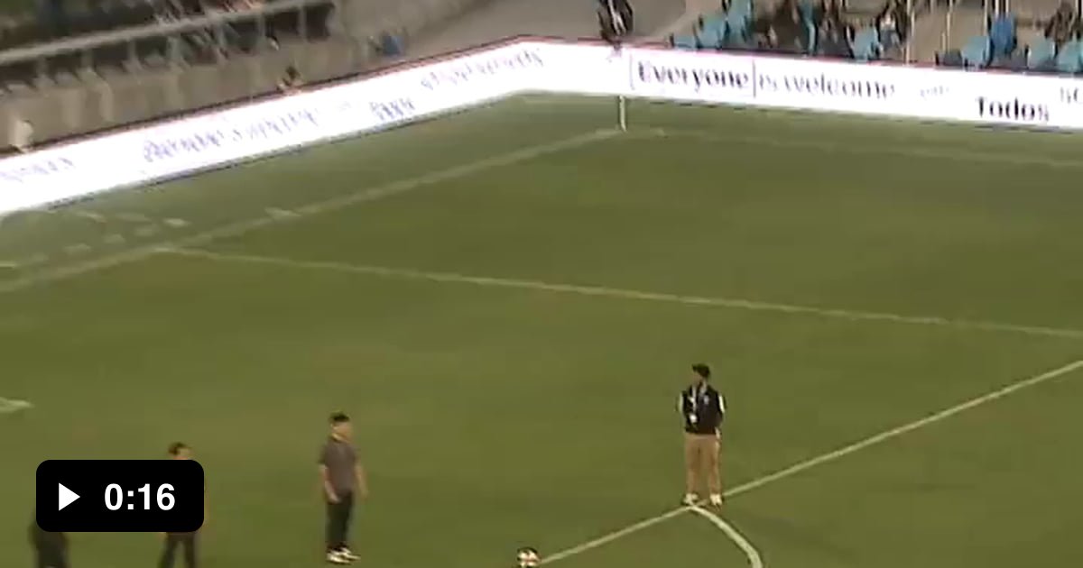 Perfect soccer kick - 9GAG