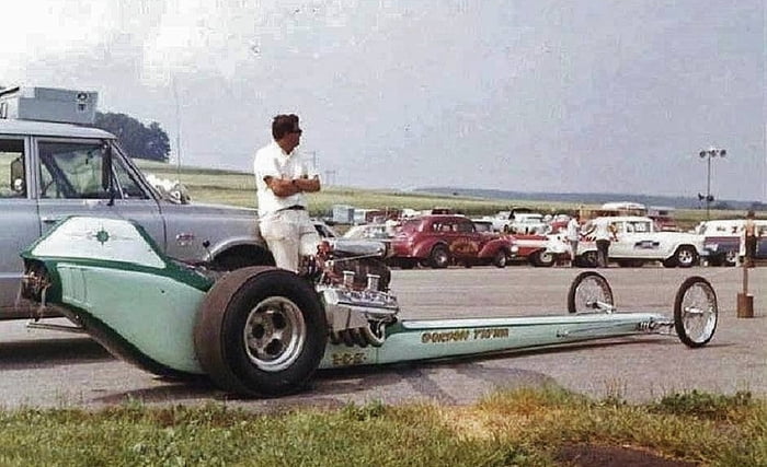 I been on a FED kick again. Anyone else enjoy Drag Racing? - 9GAG