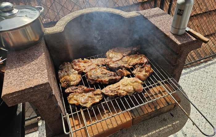 One is never late to post a good BBQ my fellow 9gagers, he posts it ...