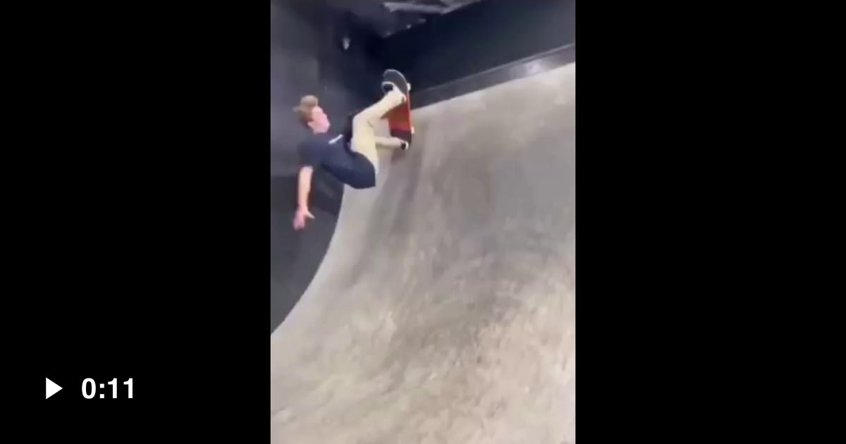 Dude gets zero love for his sick flip. - 9GAG