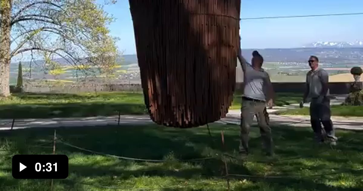 This huge wind chime - 9GAG
