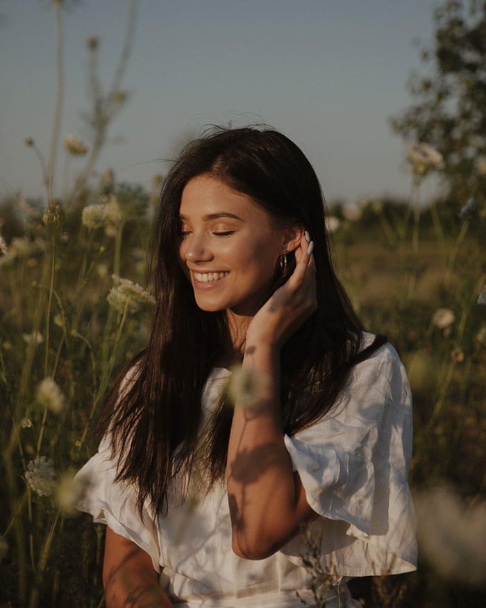 Claire Estabrook - 9GAG