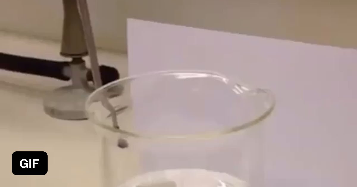 Demonstration of Briggs Rauscher oscillating reaction - 9GAG