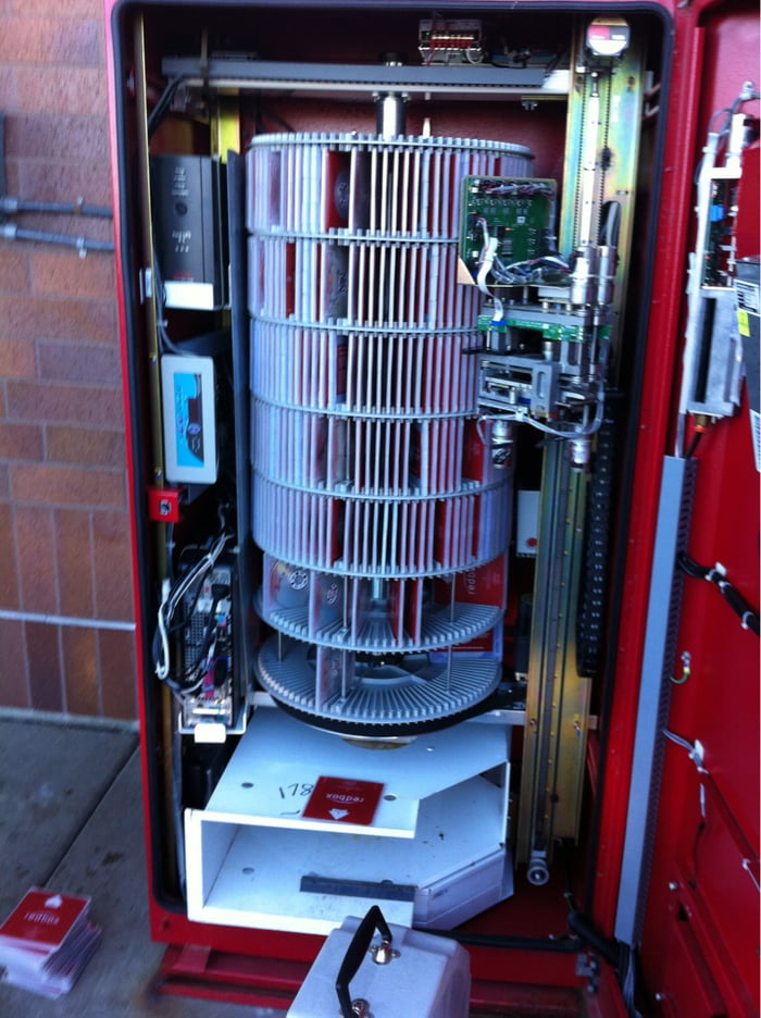 Innards of a RedBox machine - 9GAG