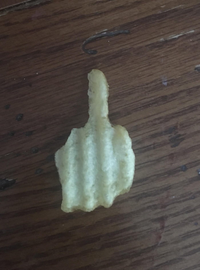 Potato chip that looks like a middle finger - 9GAG