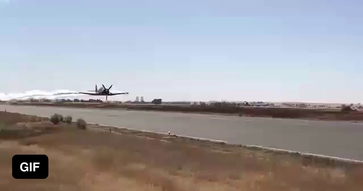 Wingtip vortices almost looks animated - 9GAG