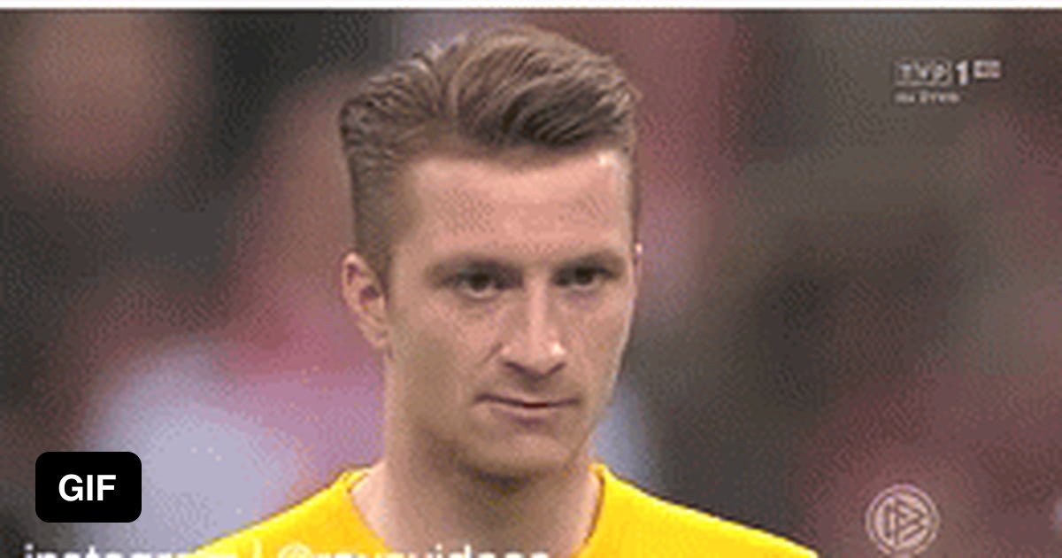 Reus and Lewandowski smiling at each other at DFB Pokal Semi Final (GIF ...