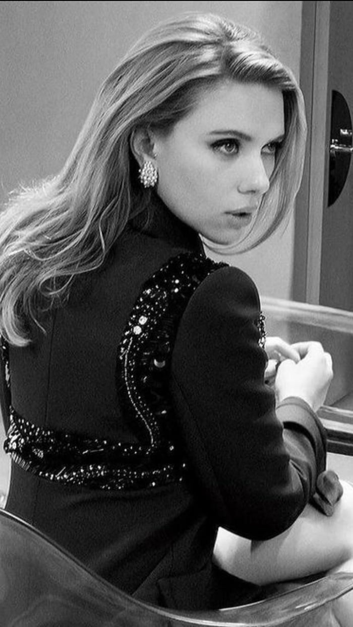 Scarlett Johansson Is Simply Gorgeous 9gag