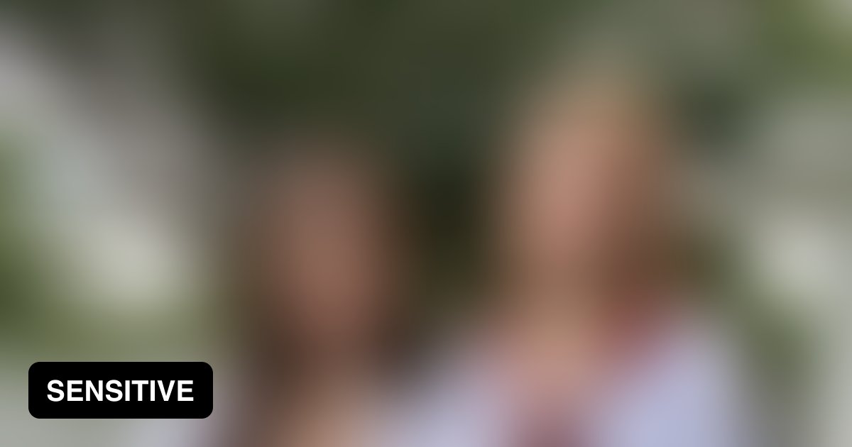 Gatita Yan & Siew Pui Yi - 9GAG