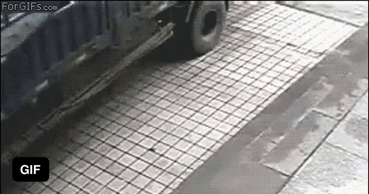 Never bring a knife to a tire fight - 9GAG