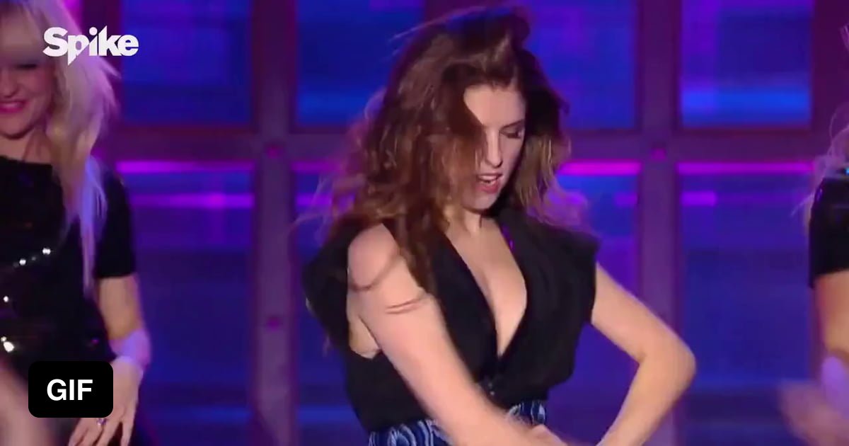 Anna Kendrick - Boobs Jiggling - 9GAG