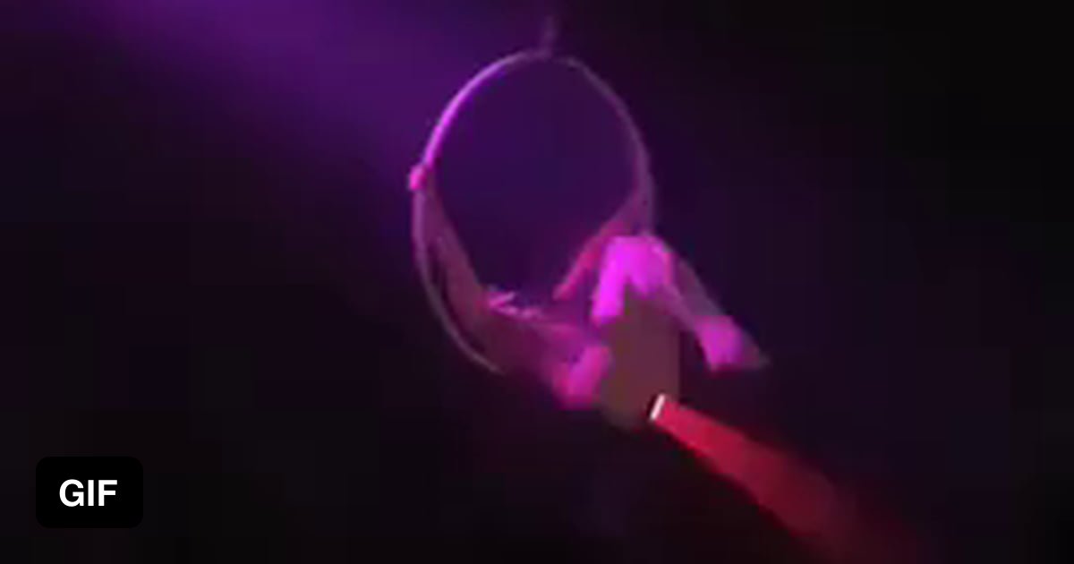 A great way to use laser pointers. - 9GAG