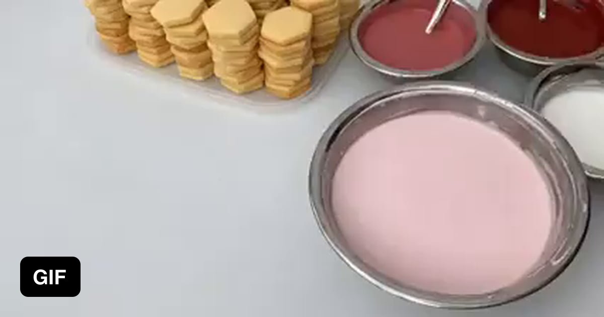 This swirly icing technique (by sugarbase_ IG) - 9GAG