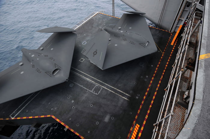 New U.S. Navy MQ-25 Stingrays by Lockheed Martin - 9GAG