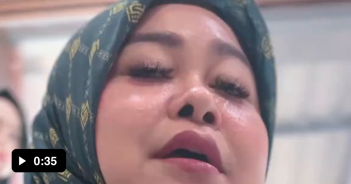 Saking ngebetnya orang Islam pengen cium batu sama ngobrol sama Auloh ☝️, sampai-sampai dibikin ...
