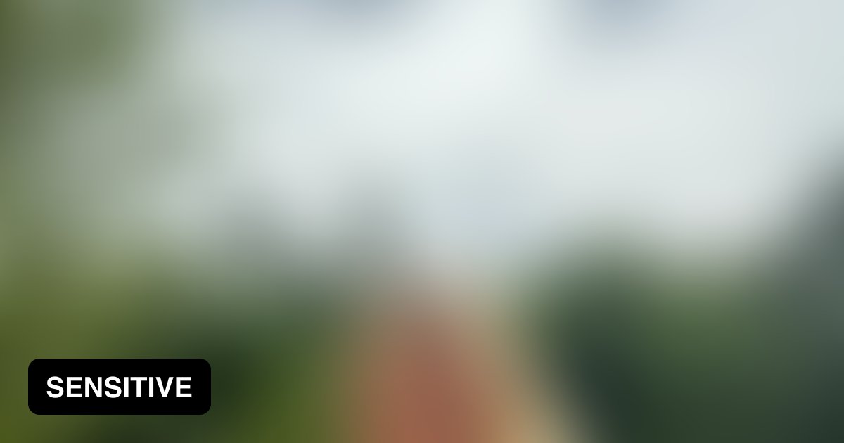 Cute blonde w/ tan lines - 9GAG