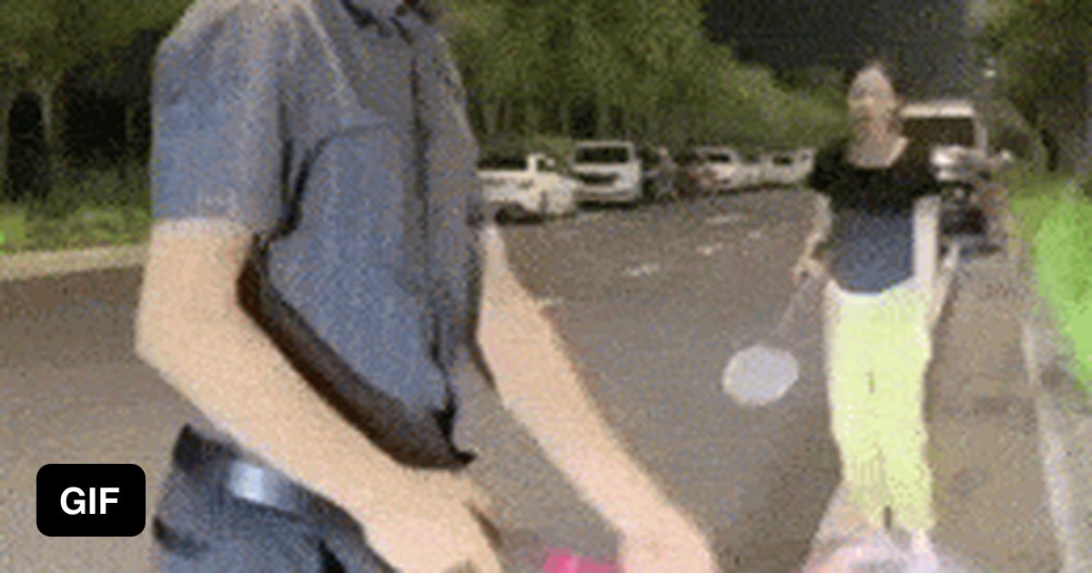 Feel my finger? Here are my hands. - 9GAG