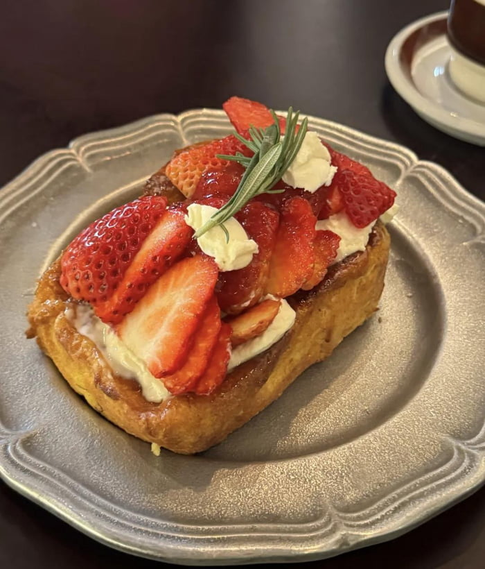 Strawberry Vanilla Thick Toast. - 9GAG