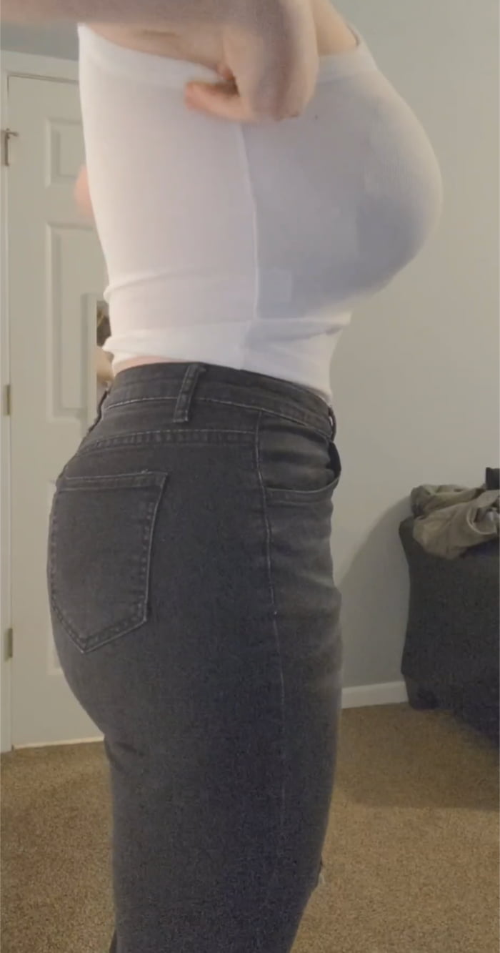 This suction cup bra is working hard 😅 - 9GAG