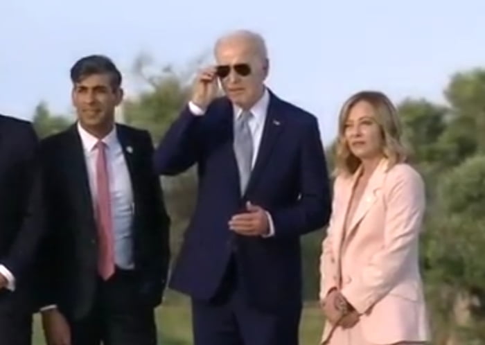 This smells Like a Case for ... got it - 9GAG