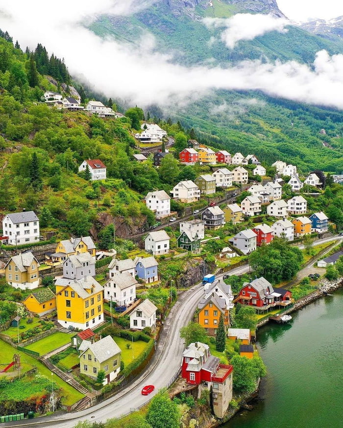 This is really stunning😍 Odda, Norway 🇳🇴 - 9GAG